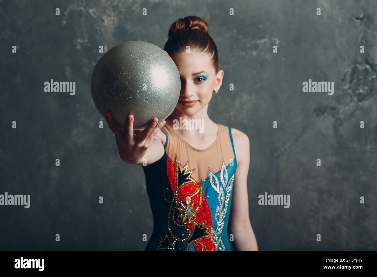Professional portrait studio hi-res stock photography and images - Alamy
