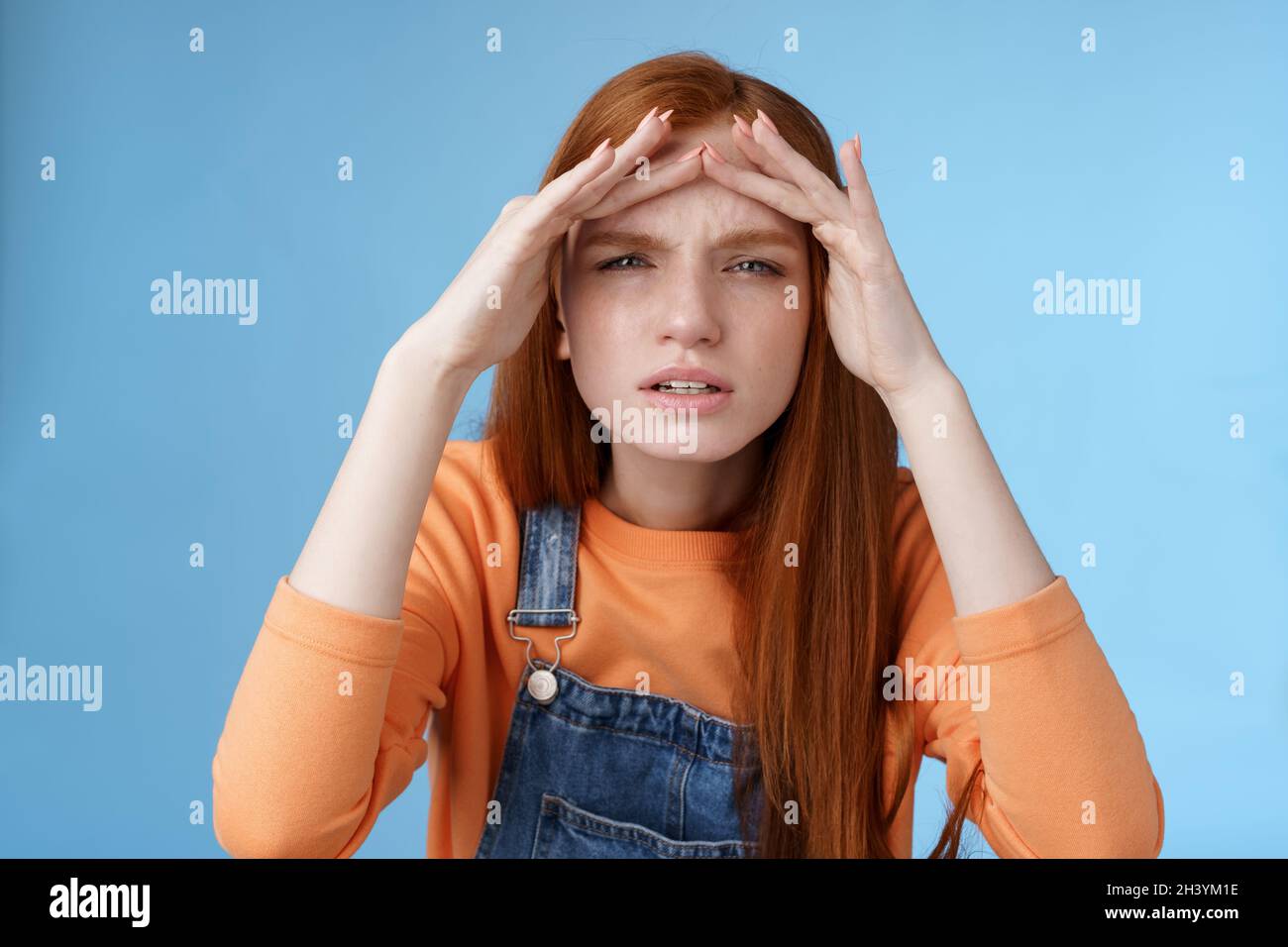 Woman squinting hi-res stock photography and images - Alamy