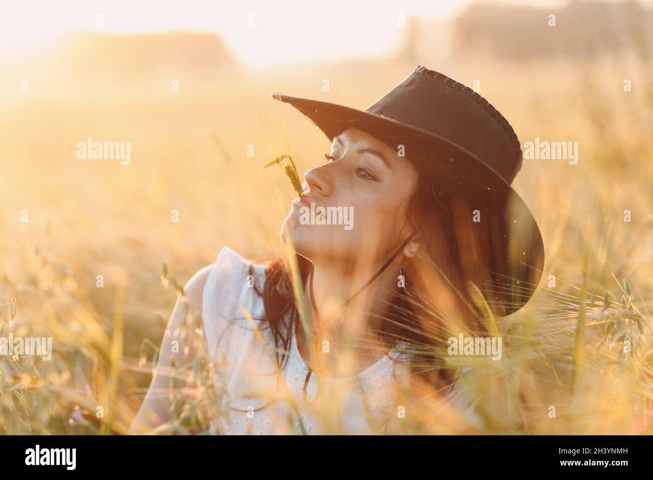 Cowgirl portrait smile hi-res stock photography and images - Alamy