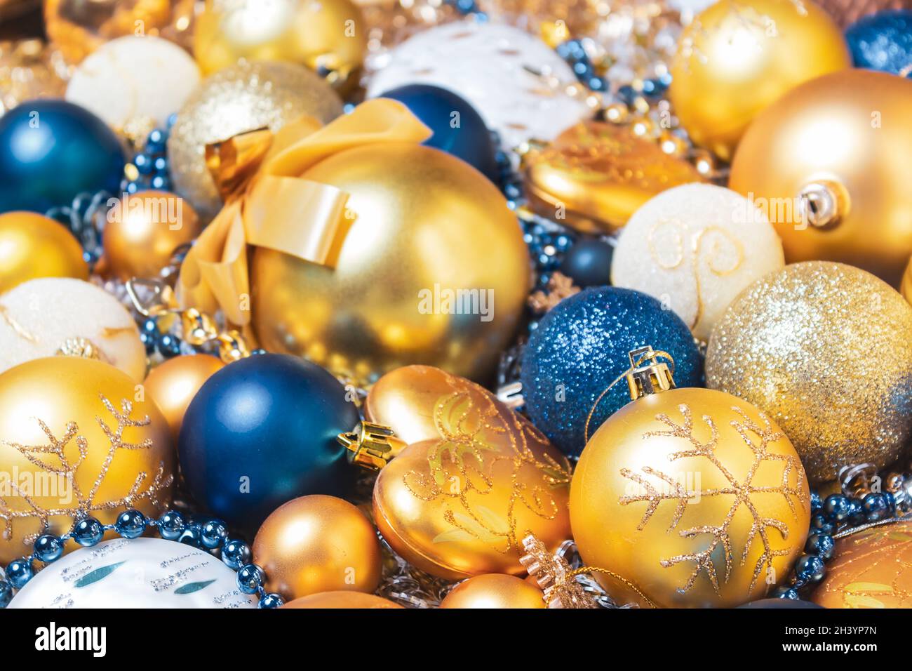 Gold color balls hi-res stock photography and images - Alamy
