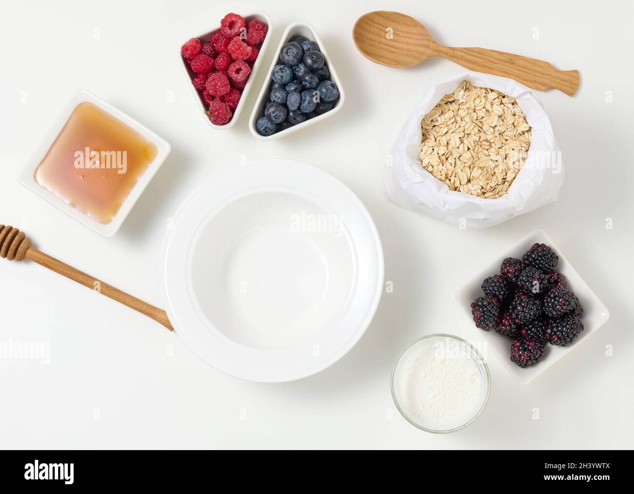 Empty fruit bowl hi-res stock photography and images - Alamy
