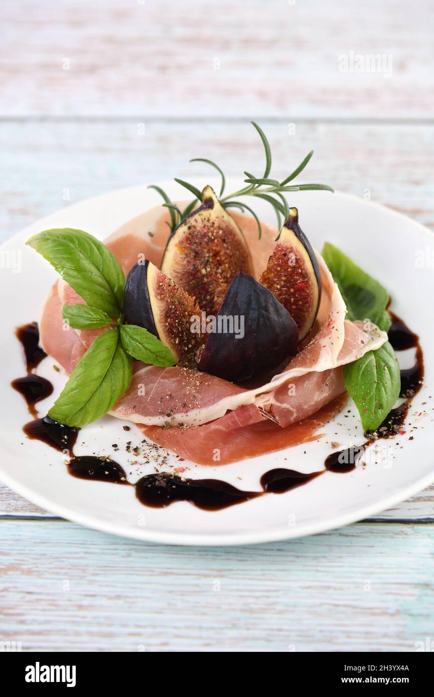 Parma ham and figs Stock Photo - Alamy
