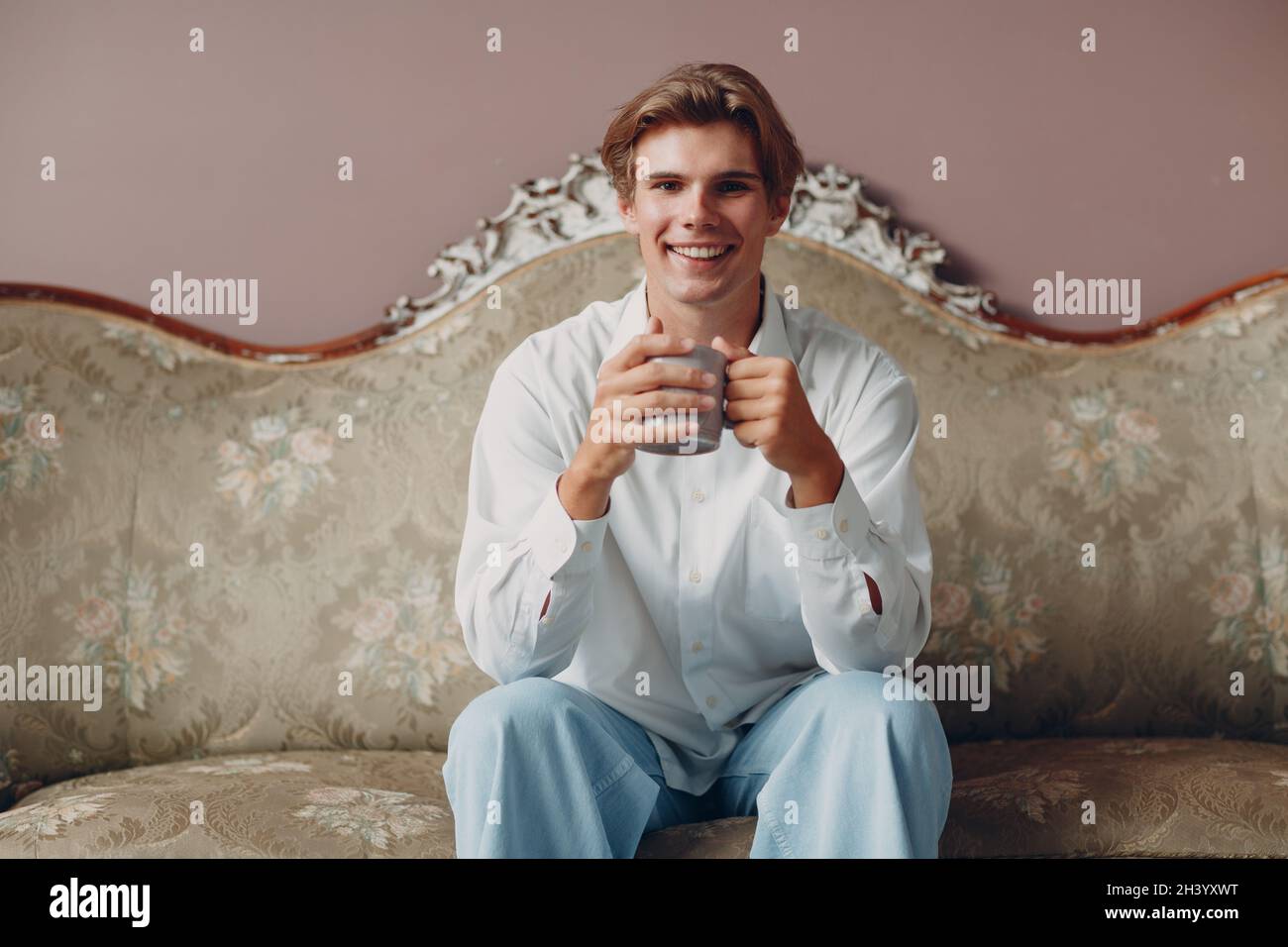 Man drink tea hi-res stock photography and images - Alamy