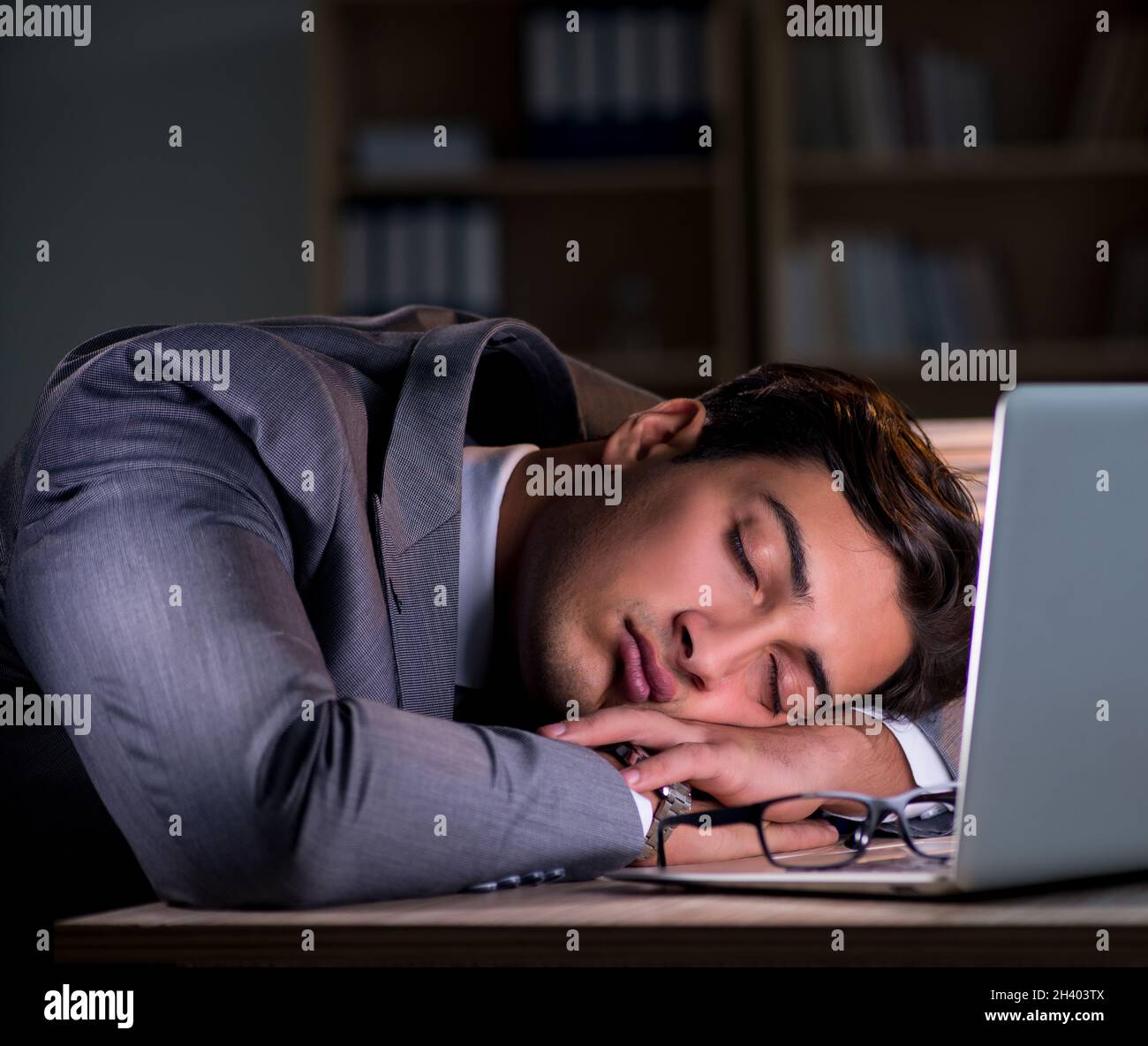 Sleep desk work funny hi-res stock photography and images - Alamy
