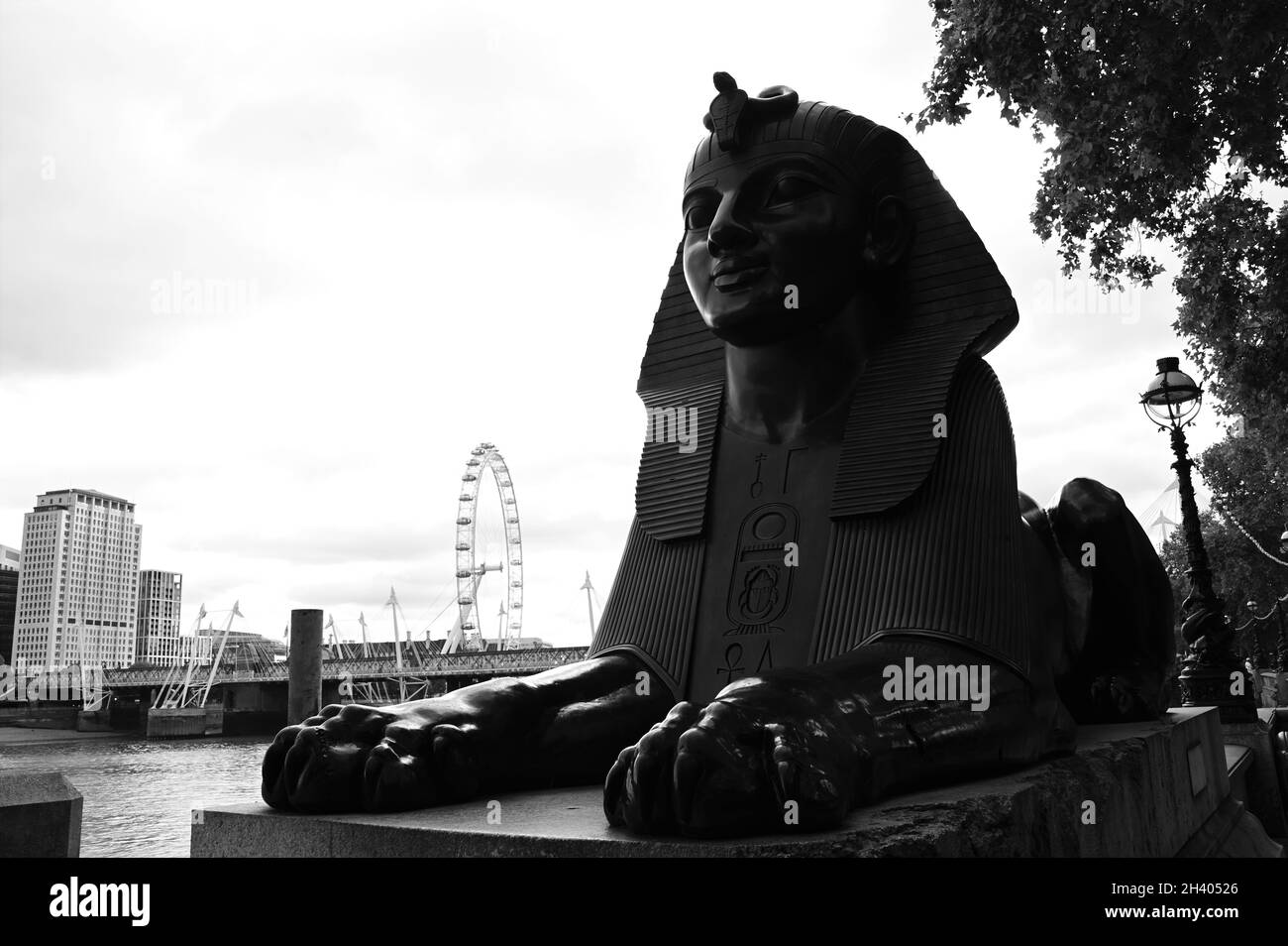 Cleopatra needle monument Black and White Stock Photos & Images - Alamy