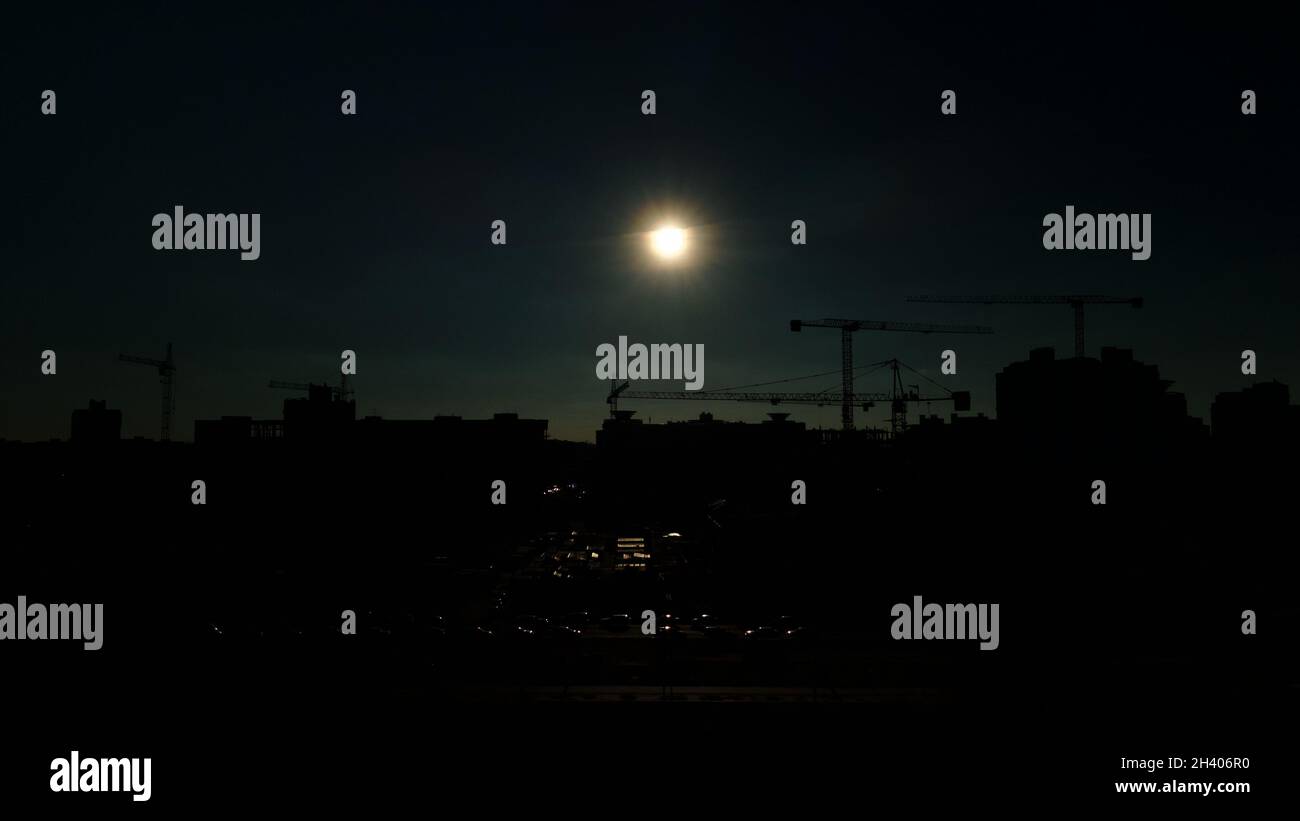 Flying over multi storey apartment hi-res stock photography and images ...