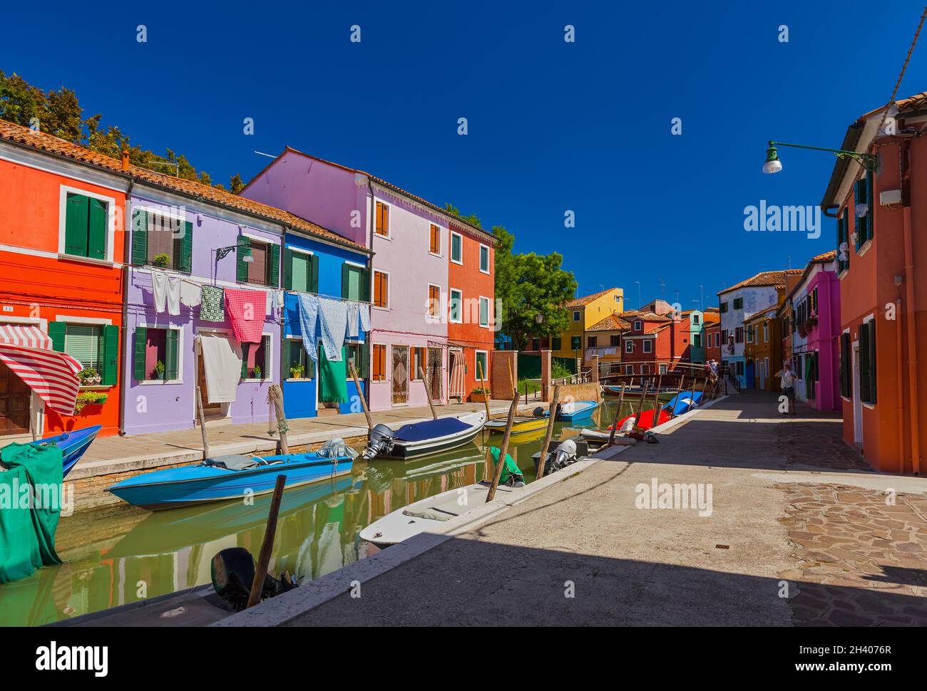 Bridge in center village hi-res stock photography and images - Alamy