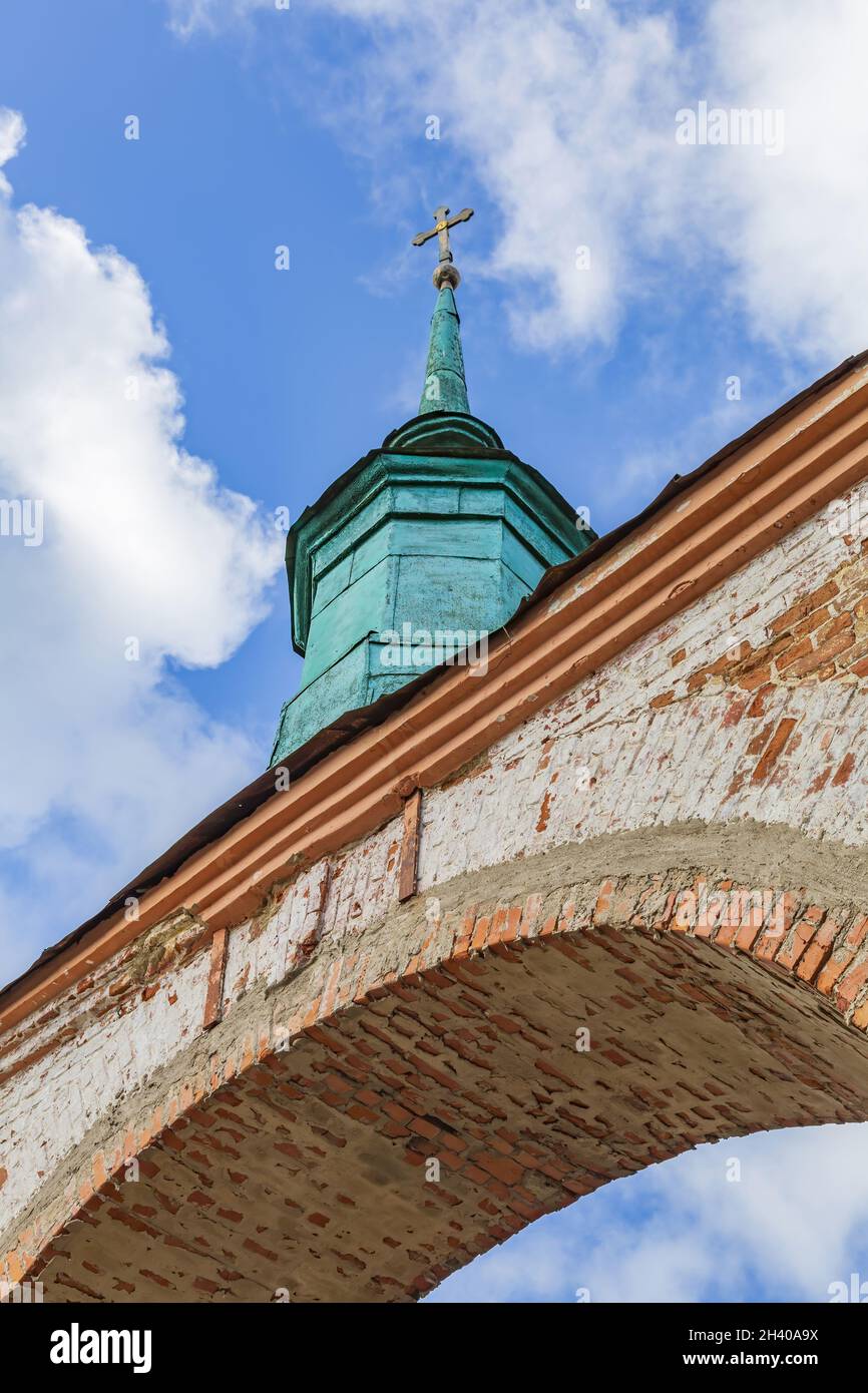 Cross a stone bridge hi-res stock photography and images - Alamy