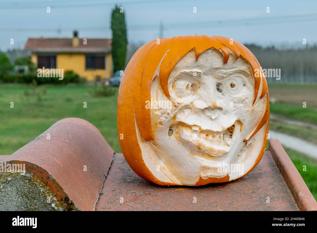 Scary figure hi-res stock photography and images - Alamy