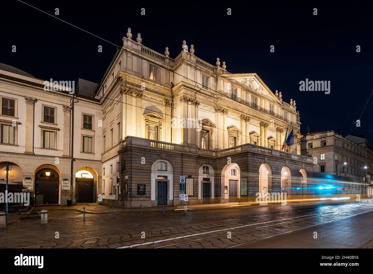 Night view of La Scala opera house, Milan, Lombardy, Italy Stock Photo ...