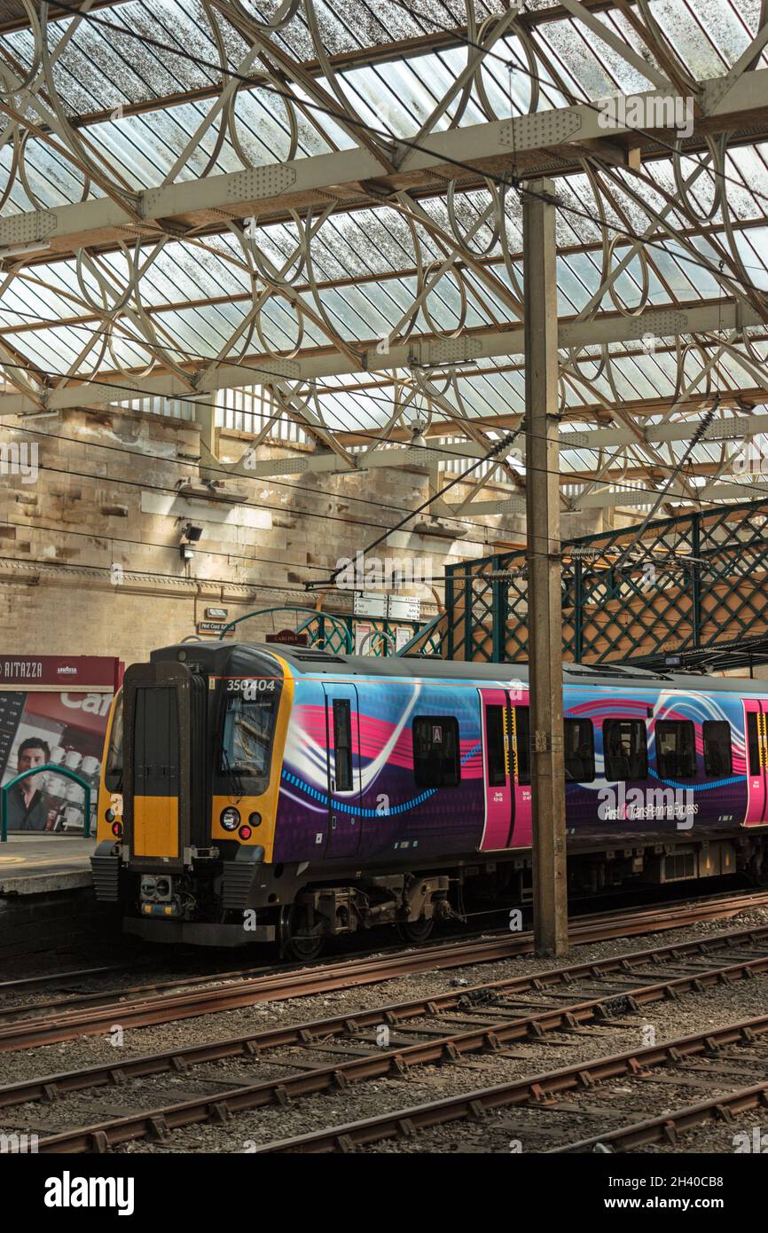 350404 at platform 4 at Carlisle railway station Stock Photo - Alamy