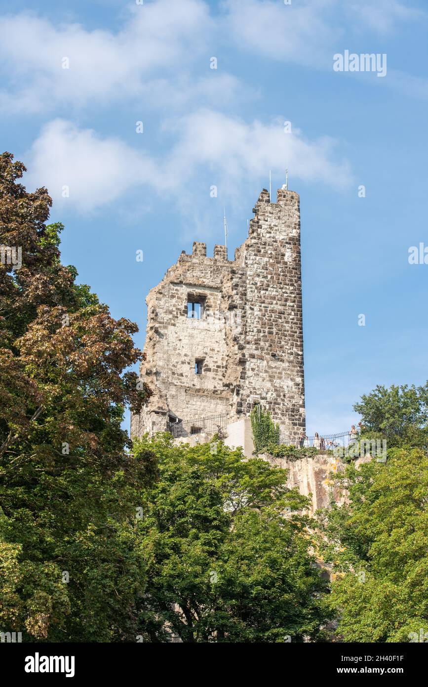 Dragons mountains hi-res stock photography and images - Alamy