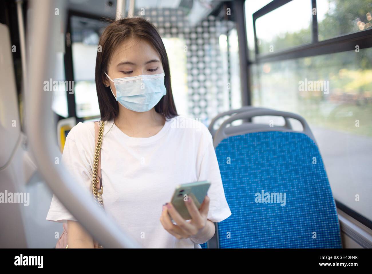 Asian girl bus hi-res stock photography and images - Alamy
