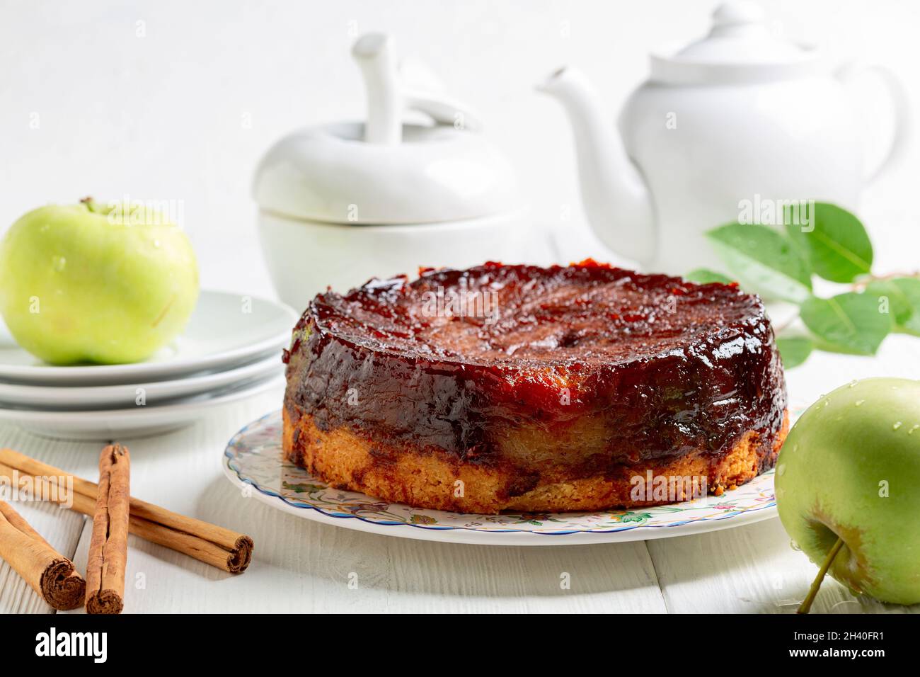 Inverted apple pie with cinnamon Stock Photo - Alamy