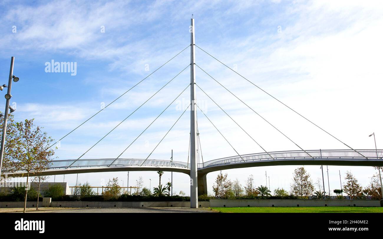 Pedestrian bridges in spain hi-res stock photography and images - Alamy