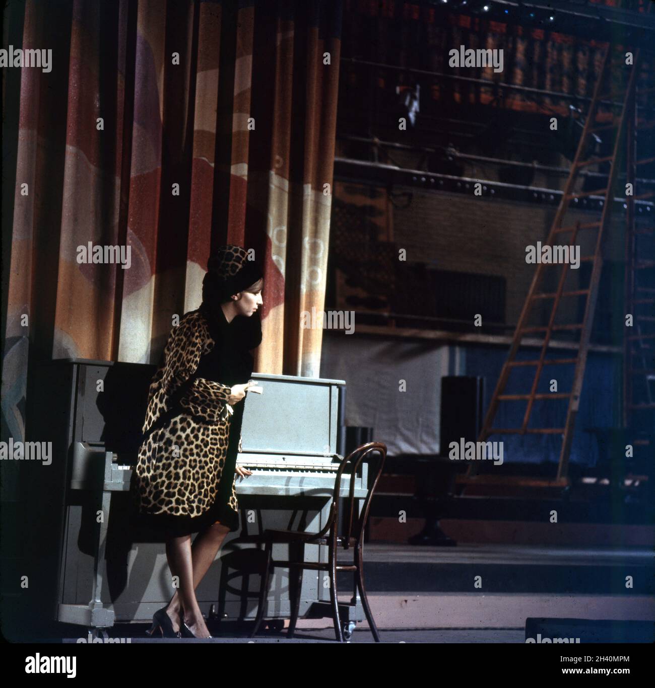 Funny girl stage streisand hi-res stock photography and images - Alamy