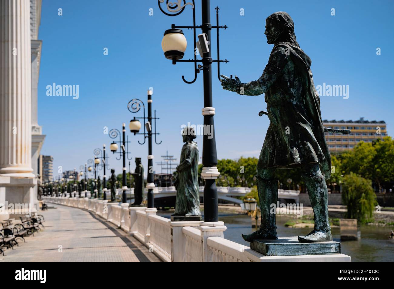 SKOPJE, NORTH MACEDONIA - AUGUST 19, 2021: Bronze statue of historical ...