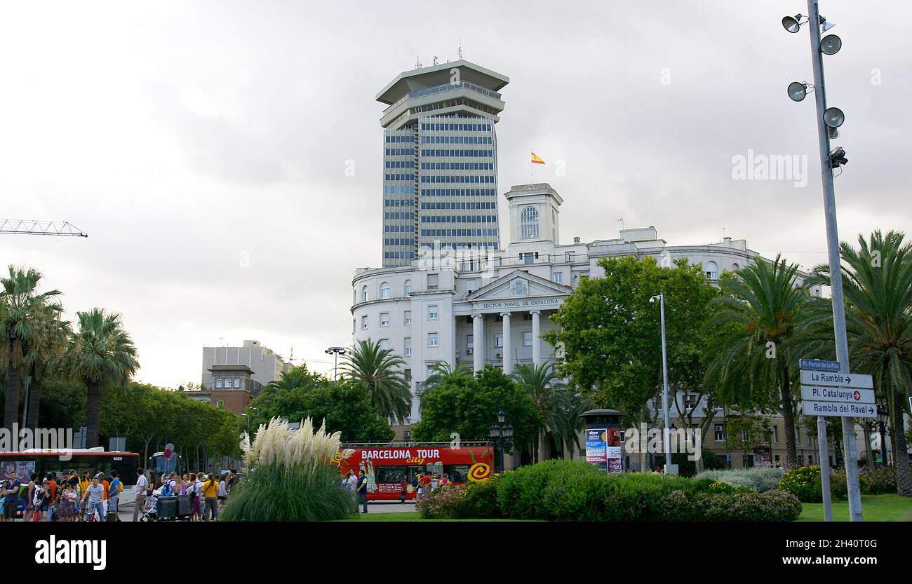 Classic buildings in barcelona hi-res stock photography and images - Alamy