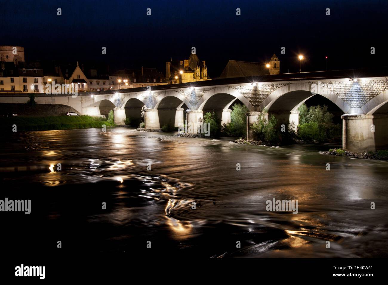 Bridge night nighttime france hi-res stock photography and images - Alamy