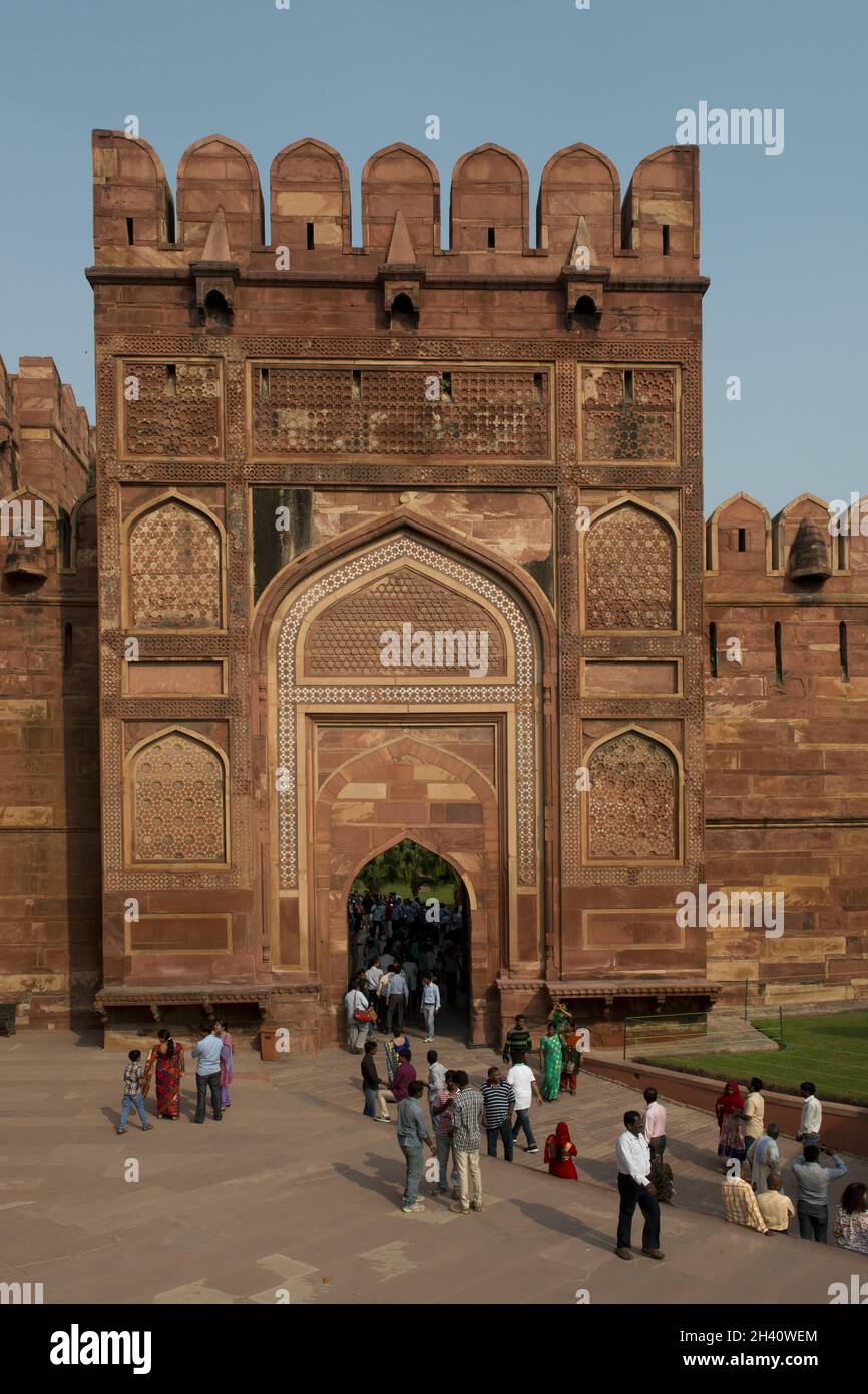 Main Gate at the Agra Fort Stock Photo - Alamy