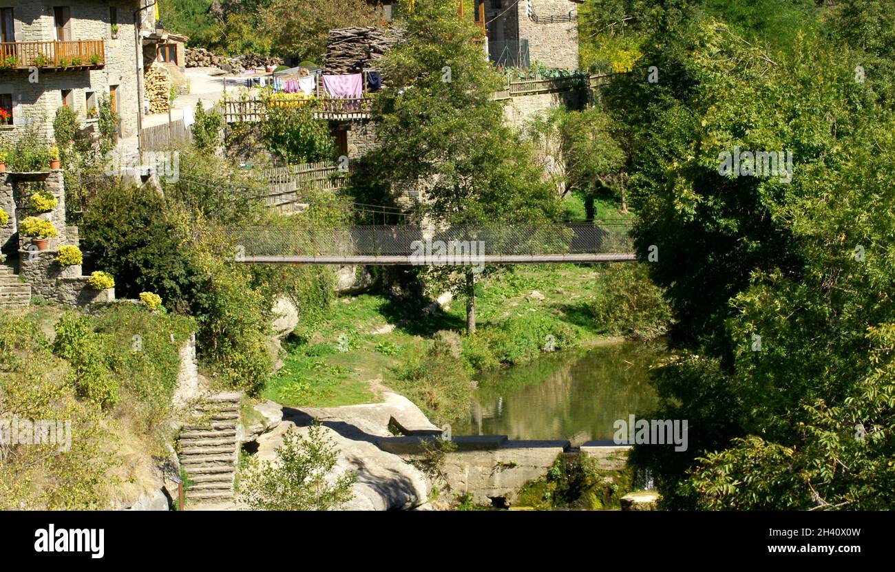 Suspension bridge barcelona hi-res stock photography and images - Alamy