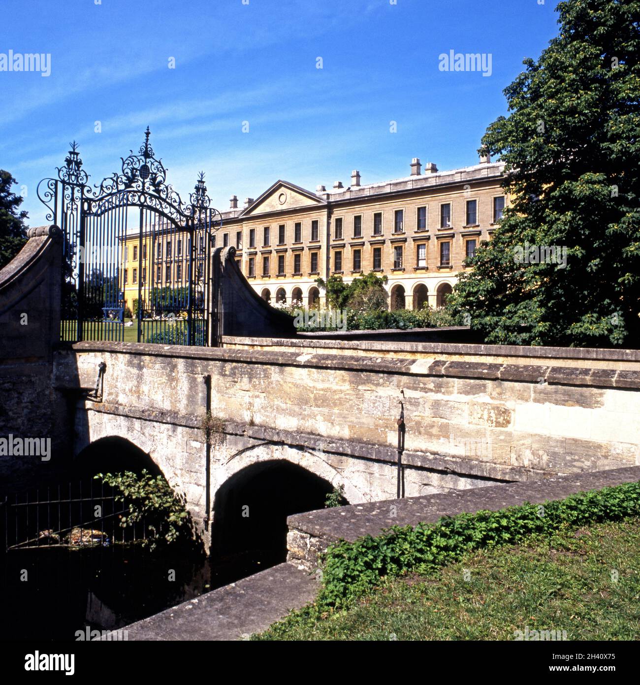 View of the bridge and new building at Magdalen College, Oxford, UK ...