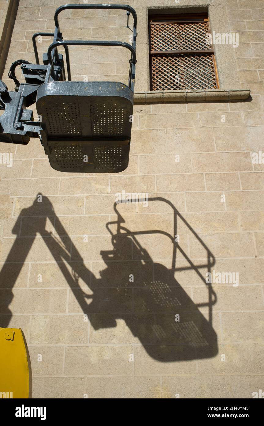 Mechanized access platforms hi-res stock photography and images - Alamy