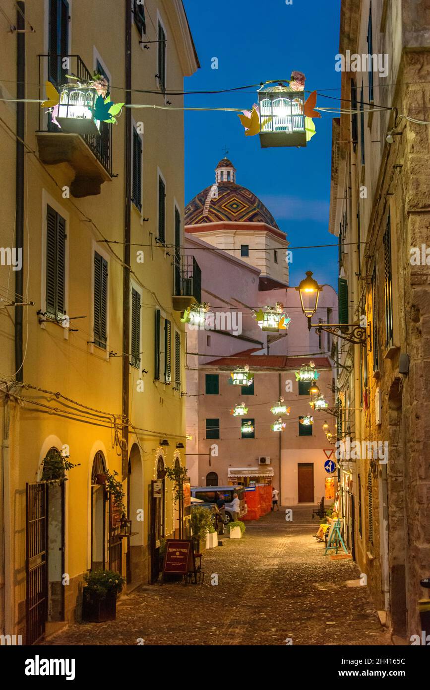 Street in the old town of Alghero Stock Photo - Alamy