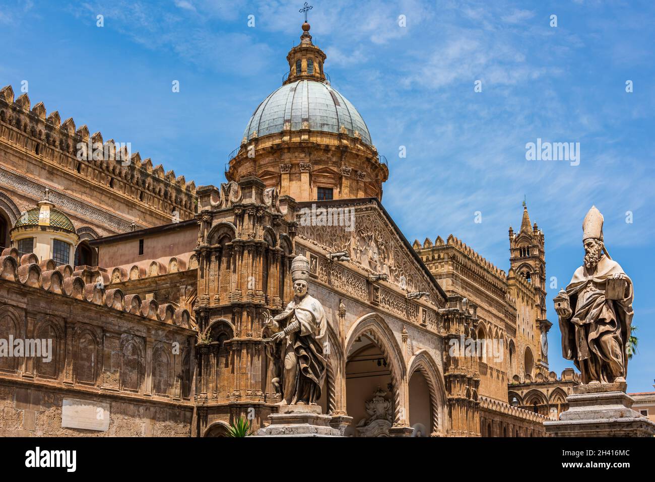 Palermo sicily statue hi-res stock photography and images - Alamy