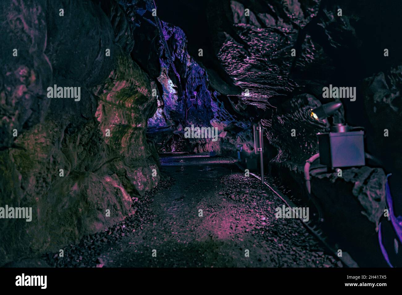 Limestone caves japan hi-res stock photography and images - Alamy