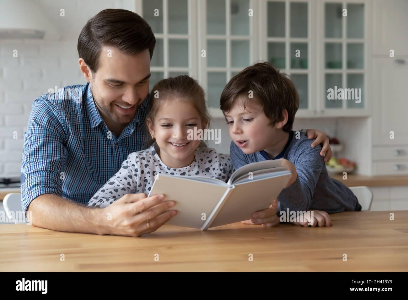 Activity book for kids hi-res stock photography and images - Alamy