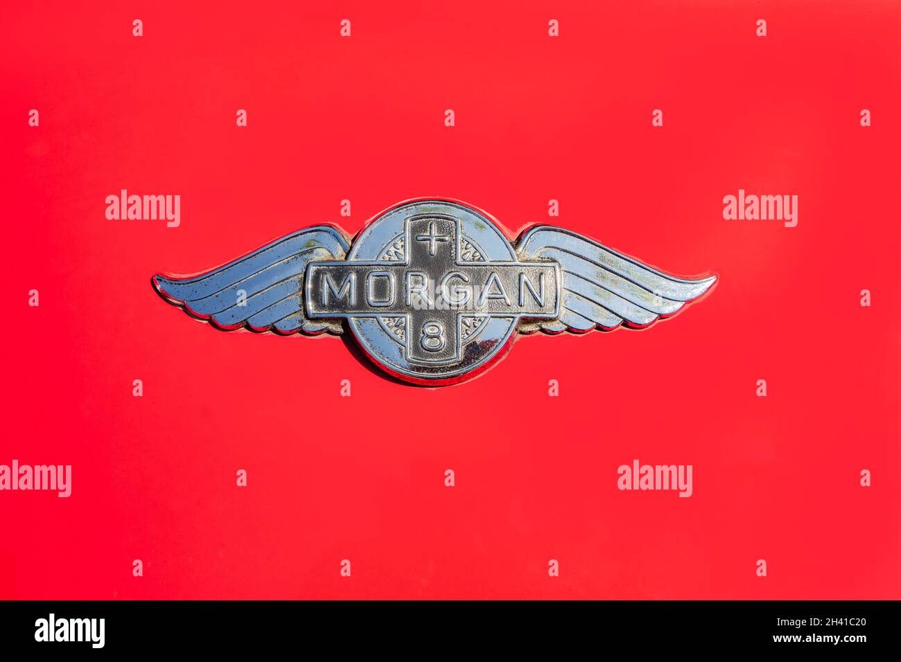 Morgan sports car badge hi-res stock photography and images - Alamy