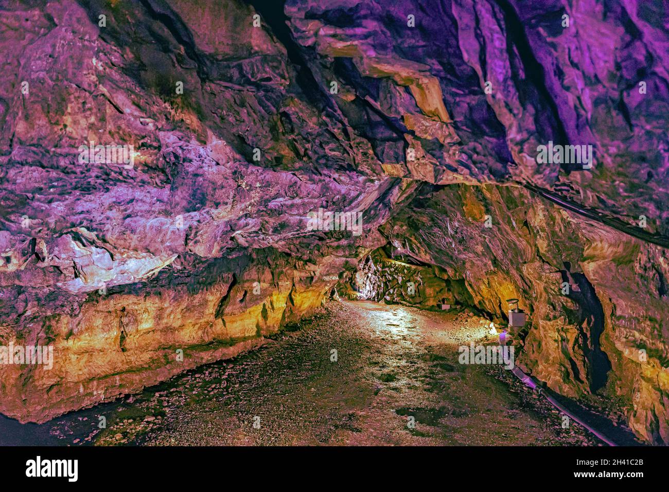 Limestone caves japan hi-res stock photography and images - Alamy