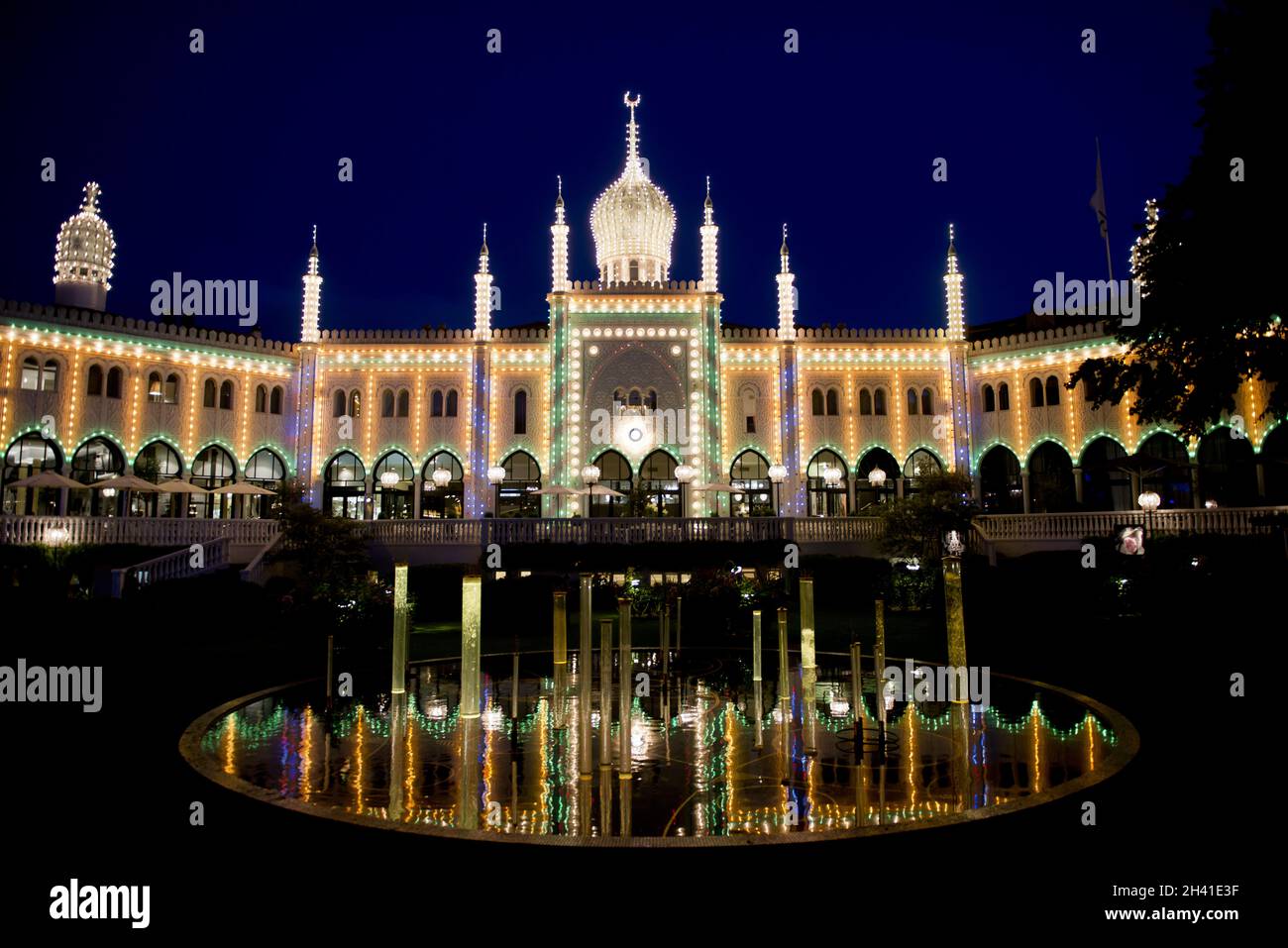 Nimb Palace illuminated Stock Photo - Alamy