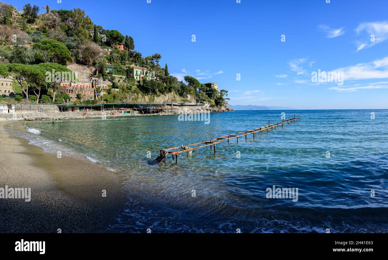 Paraggi beach hi-res stock photography and images - Alamy