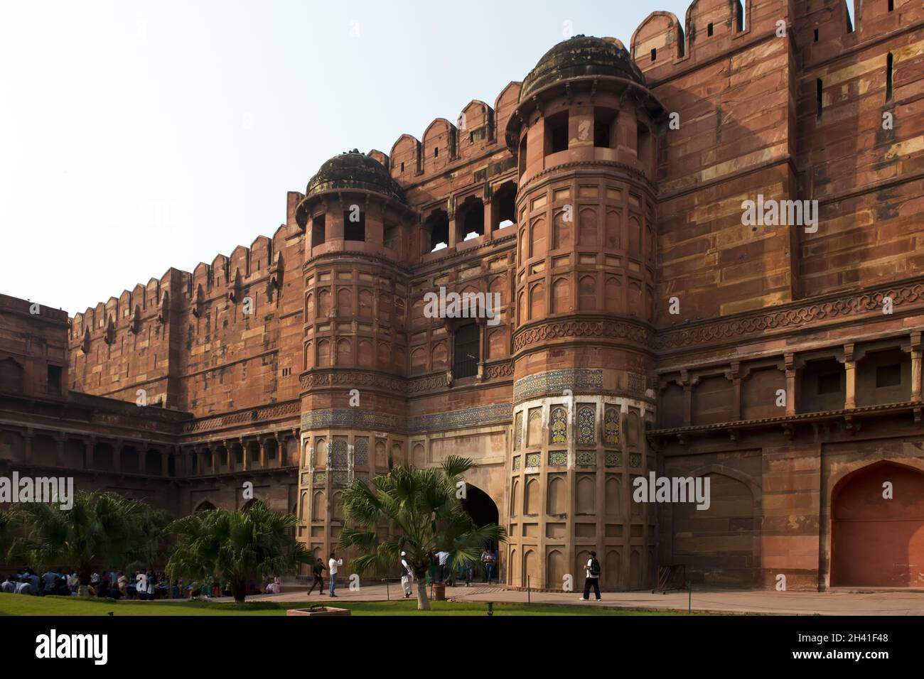 Gate at the Agra Fort Stock Photo - Alamy