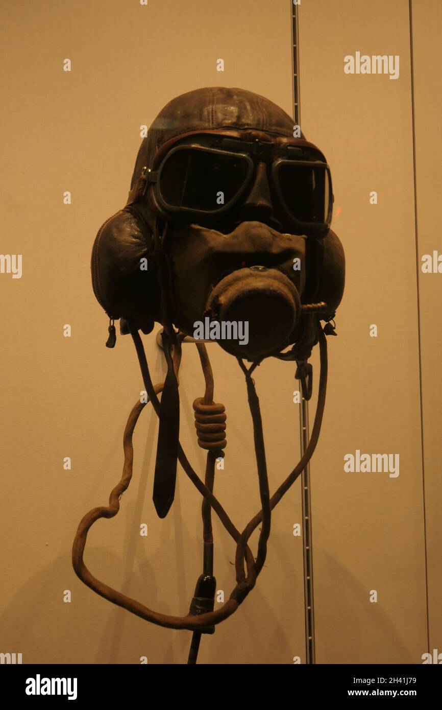 Silverstone Experience Northamptonshire UK racing hat helmet glasses ...