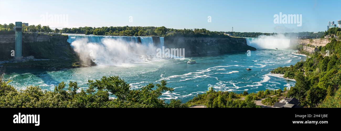 Canadian side of river hi-res stock photography and images - Alamy