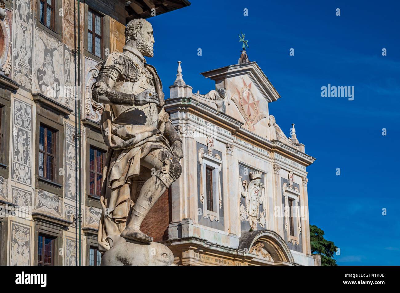 Statue of Cosimo I in Knights' Square, Pisa Stock Photo - Alamy