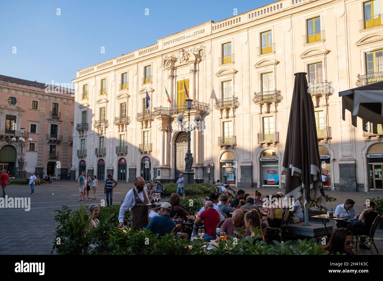 Catania, Sicily - 17 July 2021: old town Catania, street and buildings ...