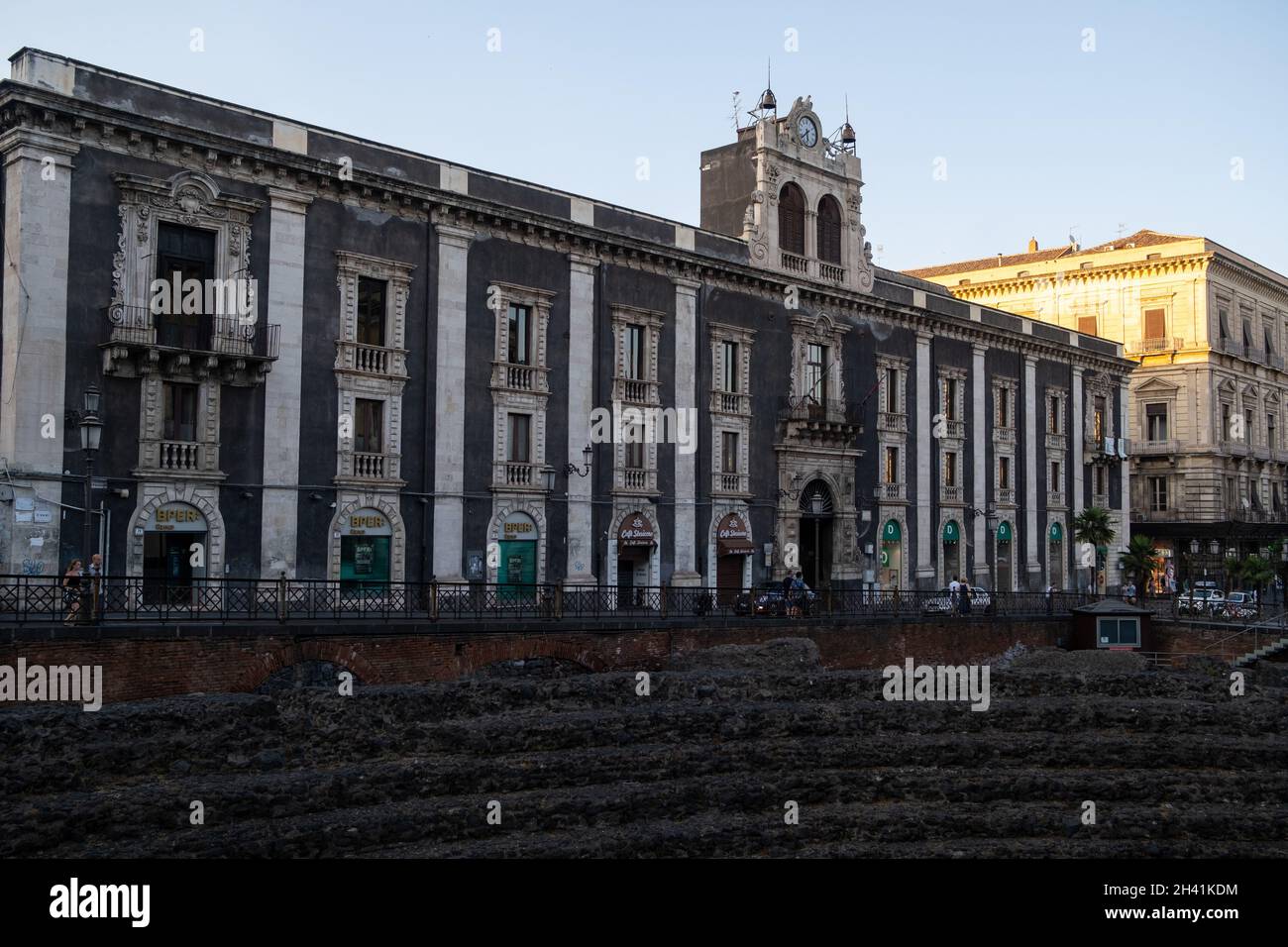 Catania, Sicily - 17 July 2021: old town Catania, street and buildings ...