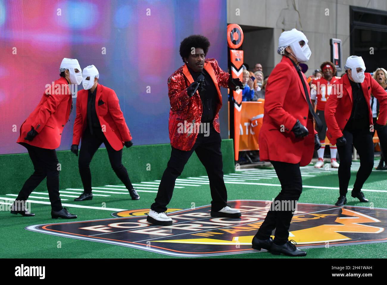 Al Roker dressed as The Weeknd attends the Halloween show on "Today" at ...