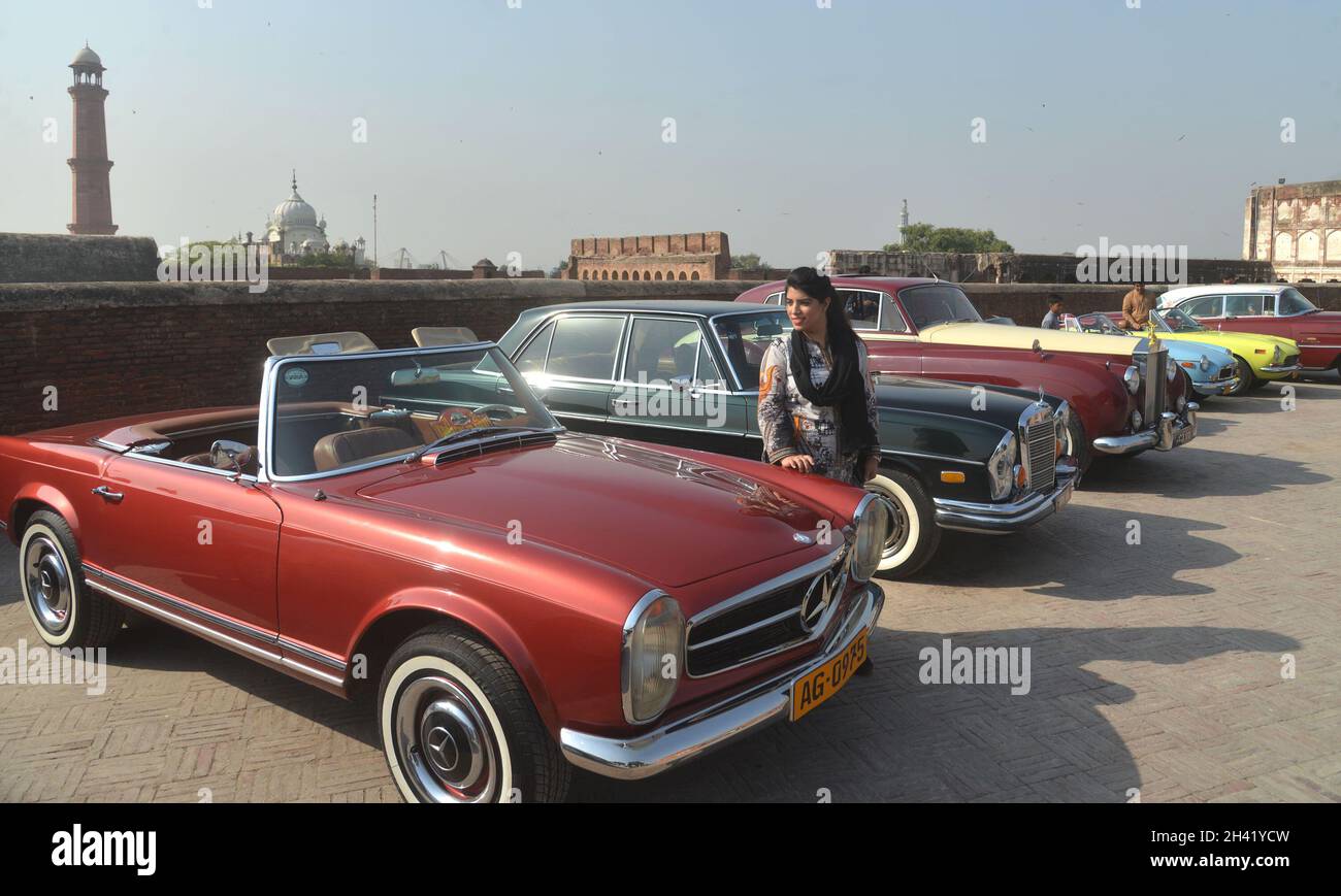Pakistani people take apart of Auto shows vintage car rally organized ...