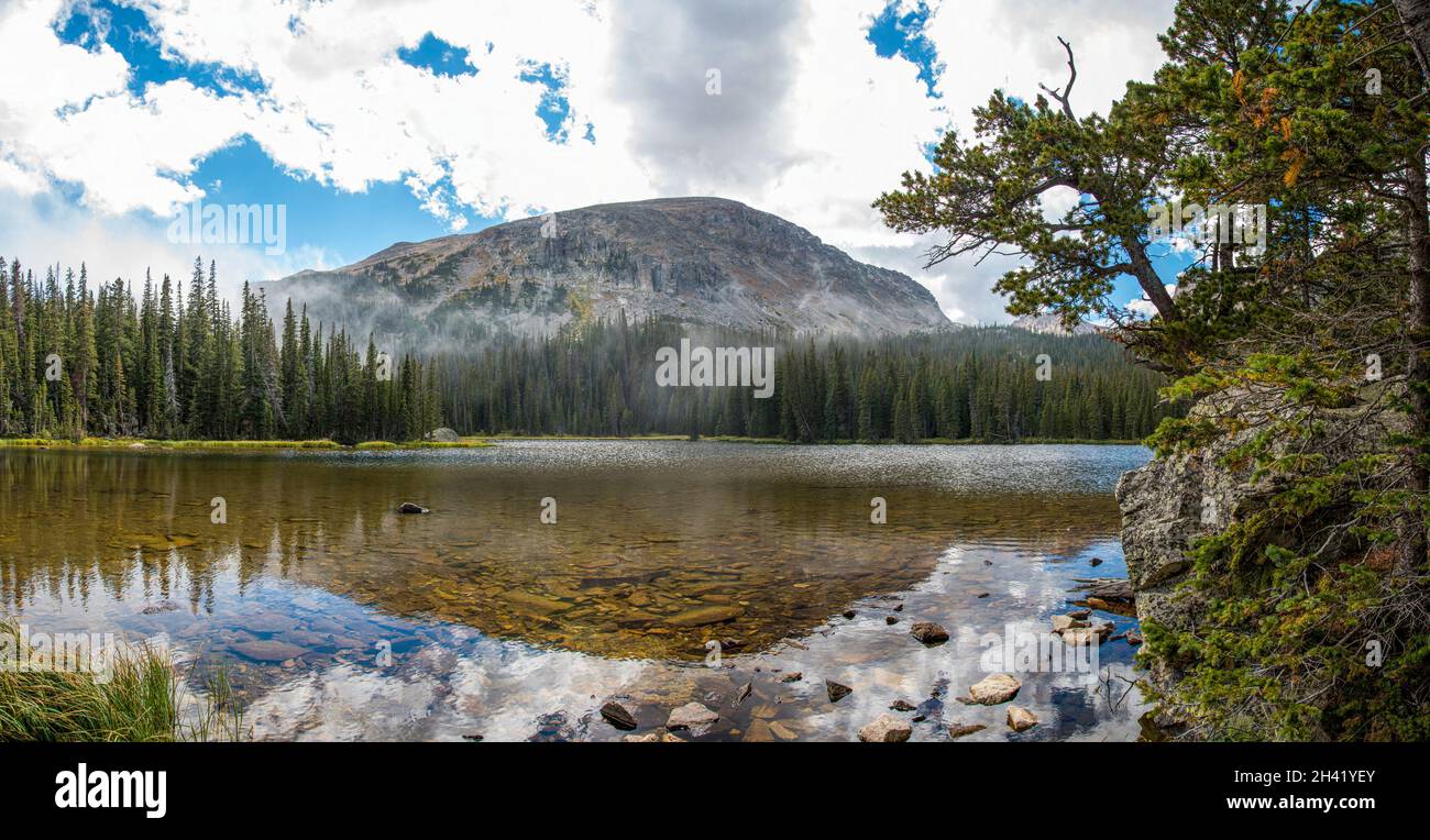 Middle rocky mountains hi-res stock photography and images - Alamy