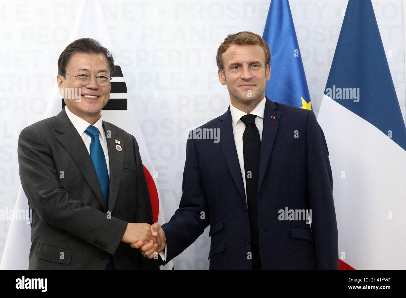 French President Emmanuel Macron meets Korean president, Moon Jae-in ...