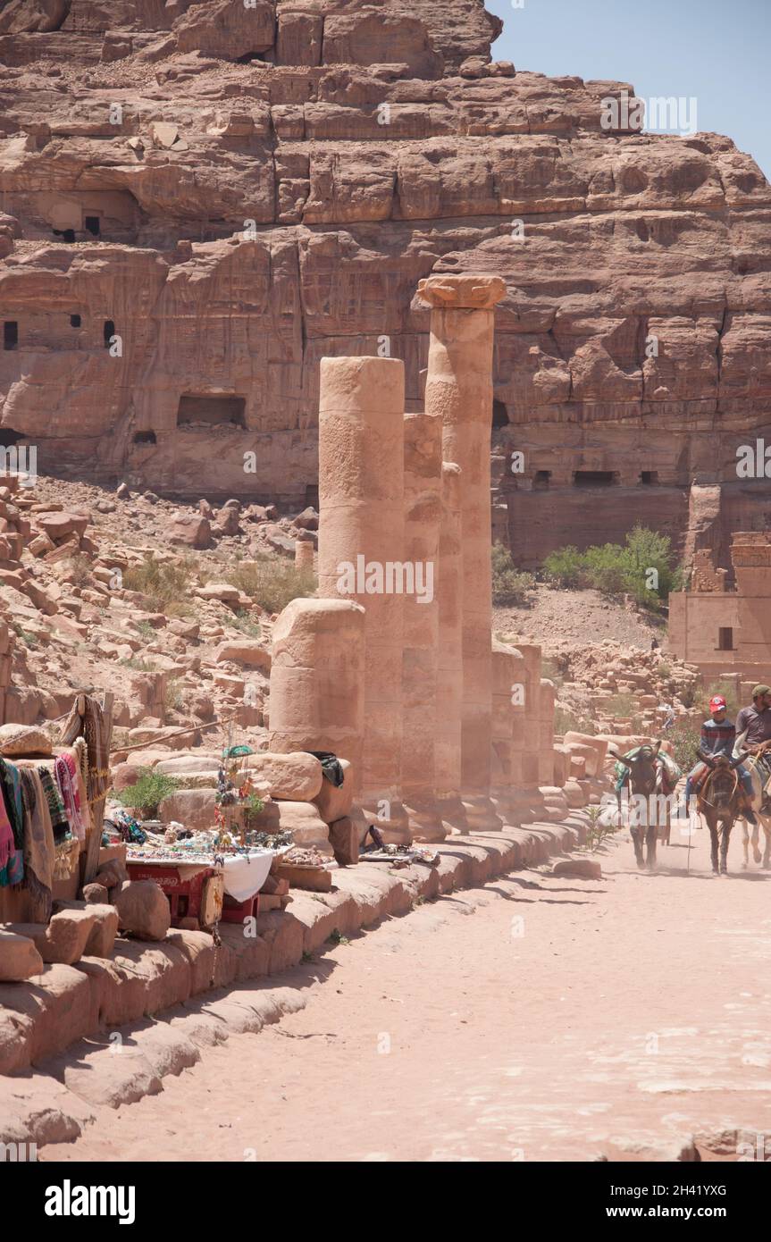 Petra people columns hi-res stock photography and images - Alamy