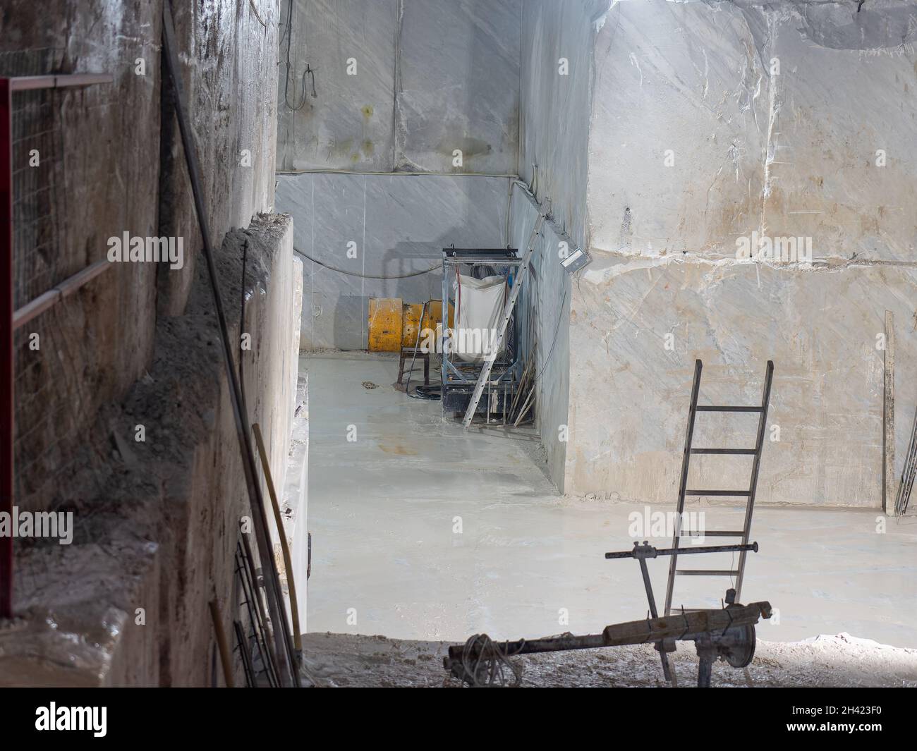 Extraction ladder hi-res stock photography and images - Alamy