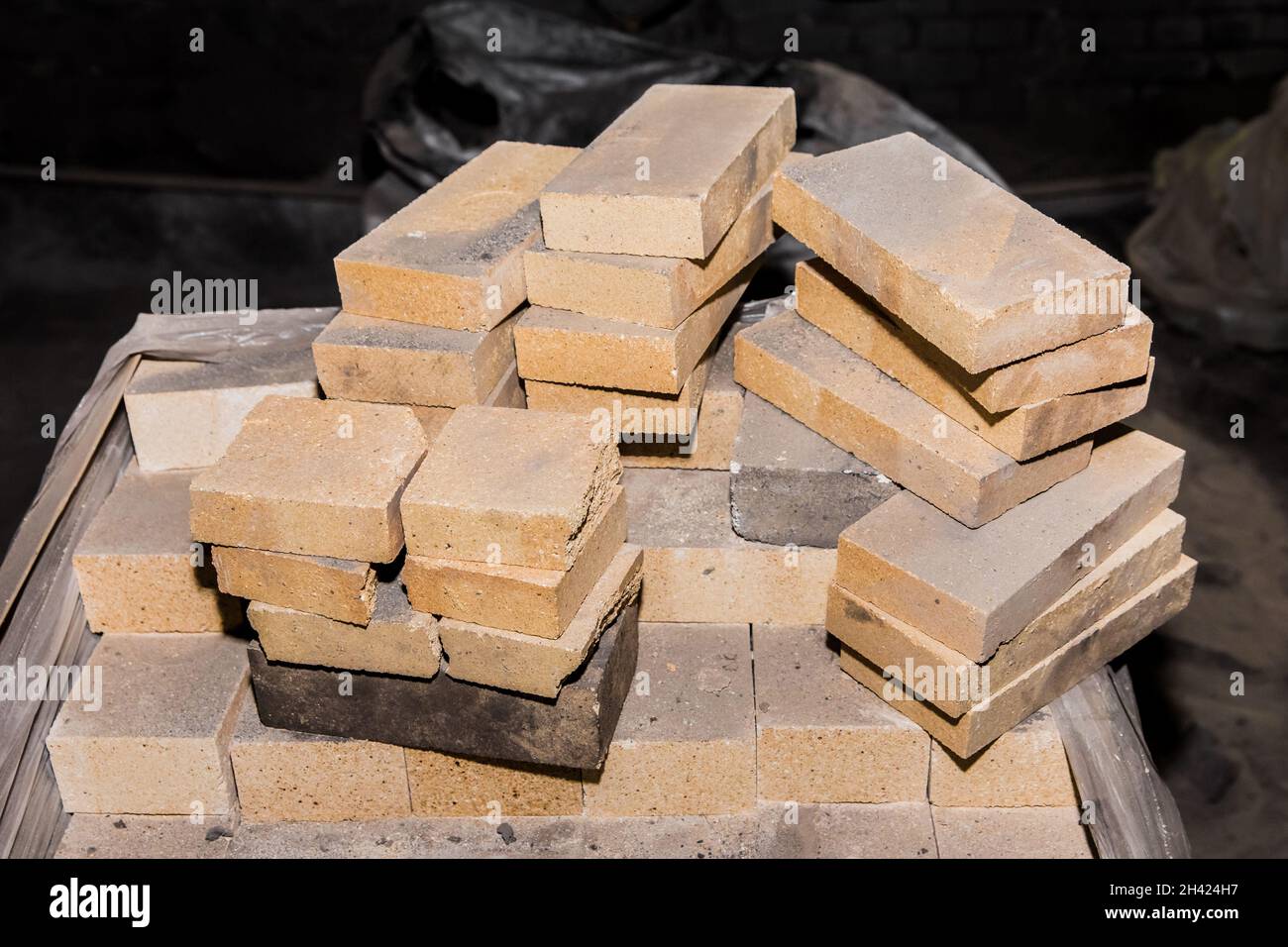 Refractory hi-res stock photography and images - Alamy