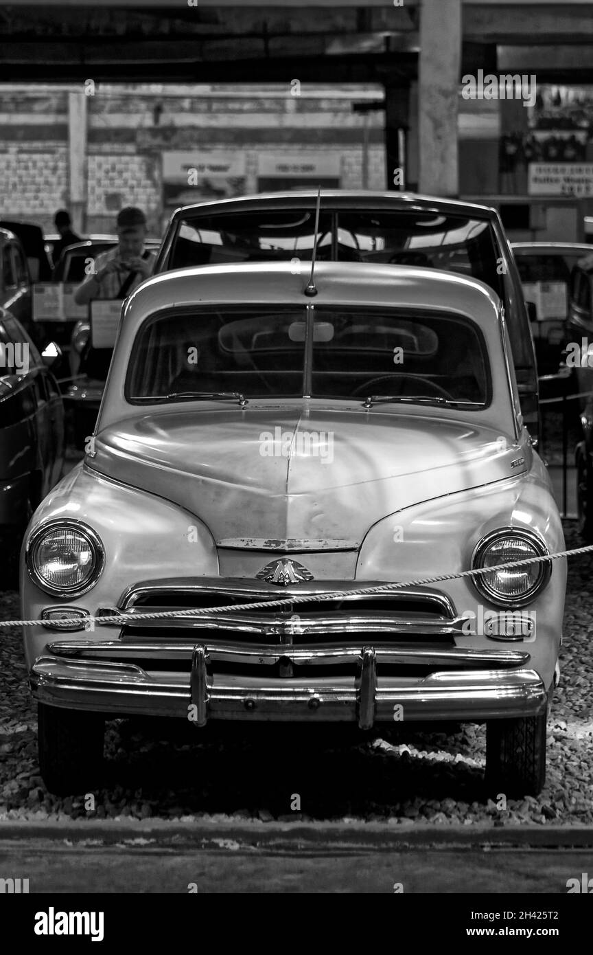 Photo cars GAZ-M-20, "Victory",Pobeda Stock Photo - Alamy