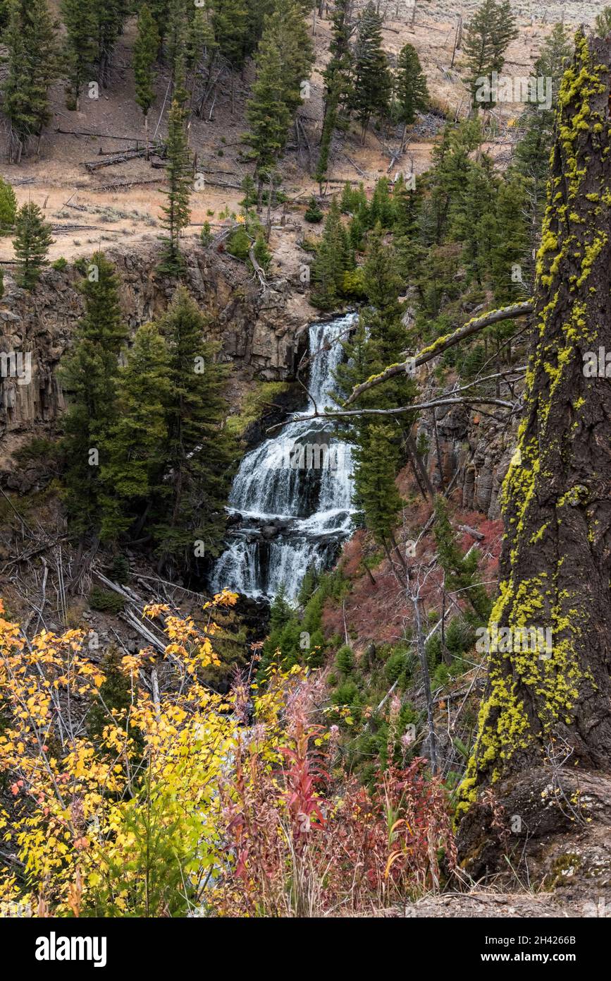 Yellowstone waterfall hike hi-res stock photography and images - Alamy